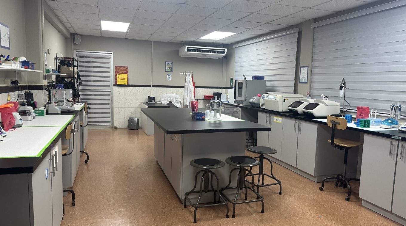 UPR Aguadilla inaugura el Laboratorio de Biología Molecular y Celular ...